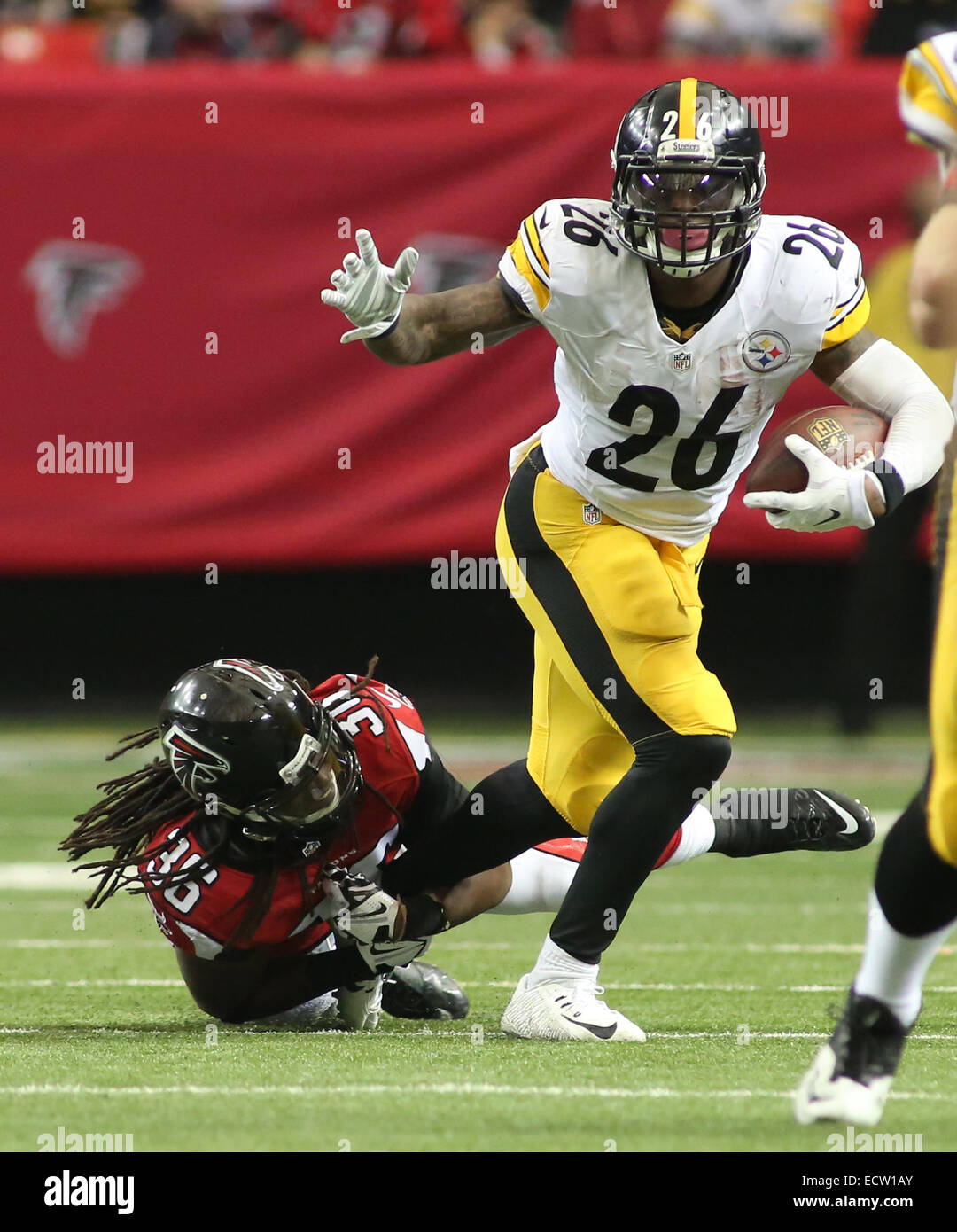 Atlanta Georgia. 14th Dec, 2014. #26 Le'Veon Bell of the Pittsburg ...