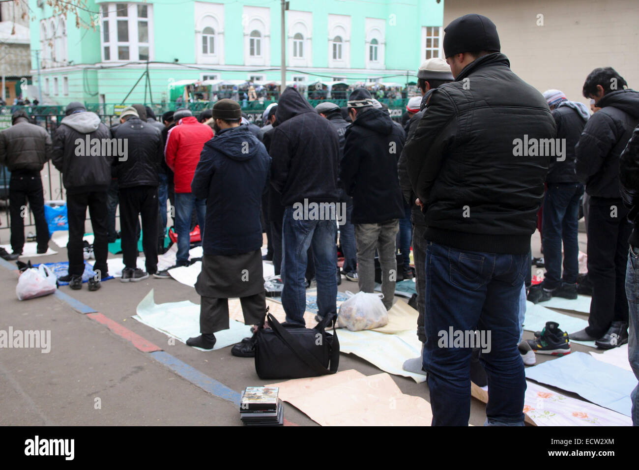 Moscow prayer in moscow mosque hi-res stock photography and images - Alamy