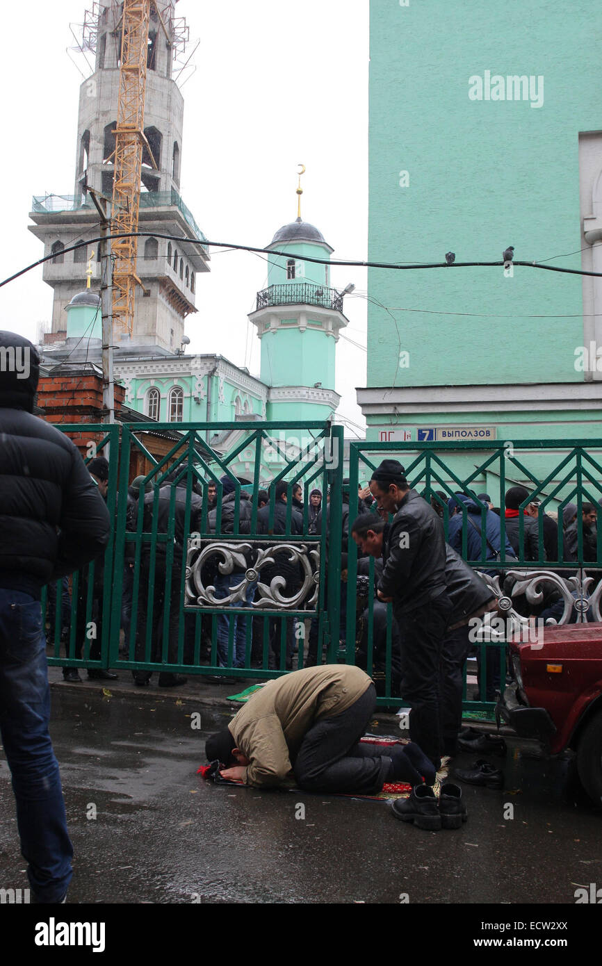 Muslim men praying near one of the oldest mosques in Moscow, Russia ...
