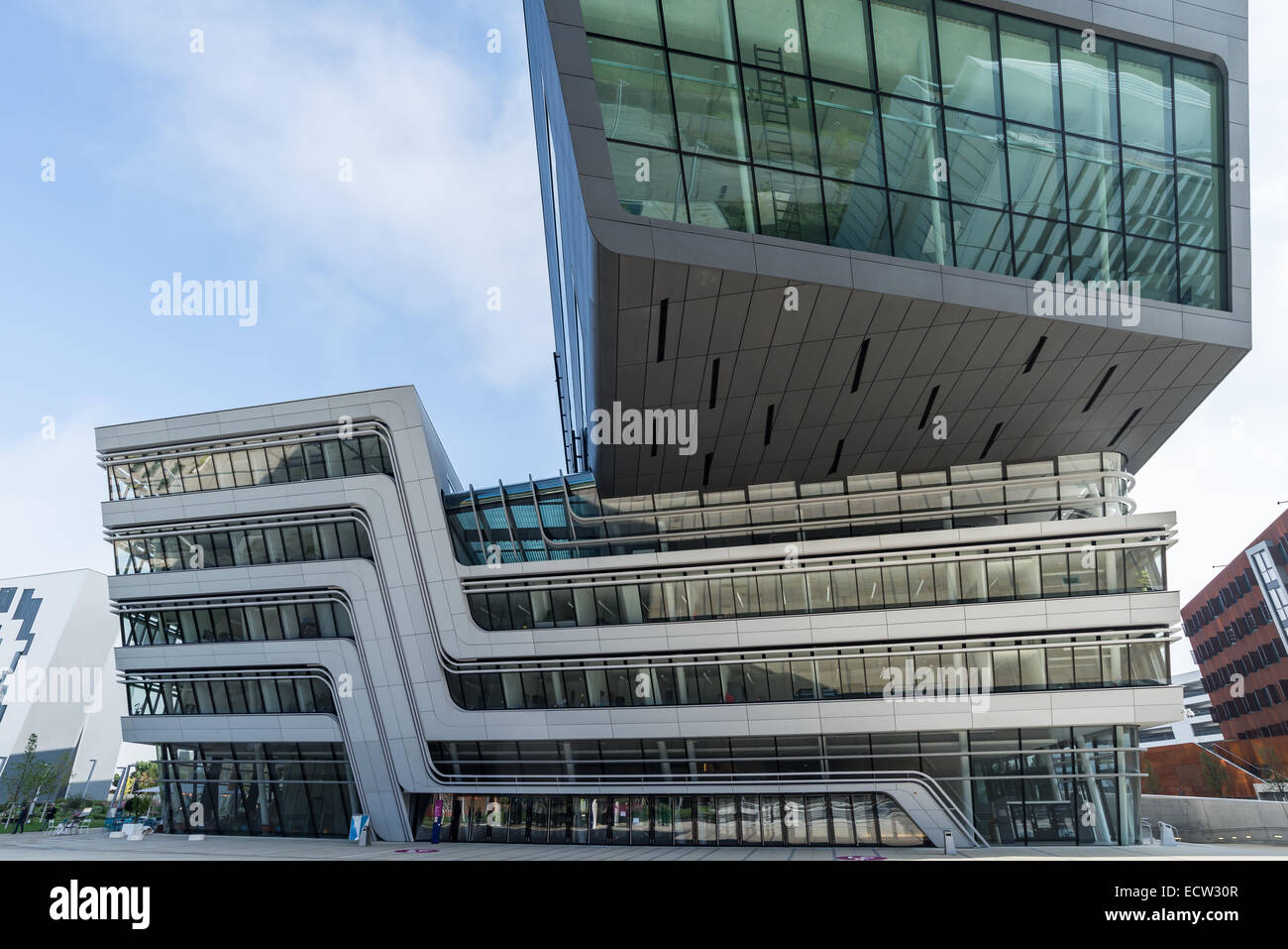 Cantilevered roof hi-res stock photography and images - Alamy