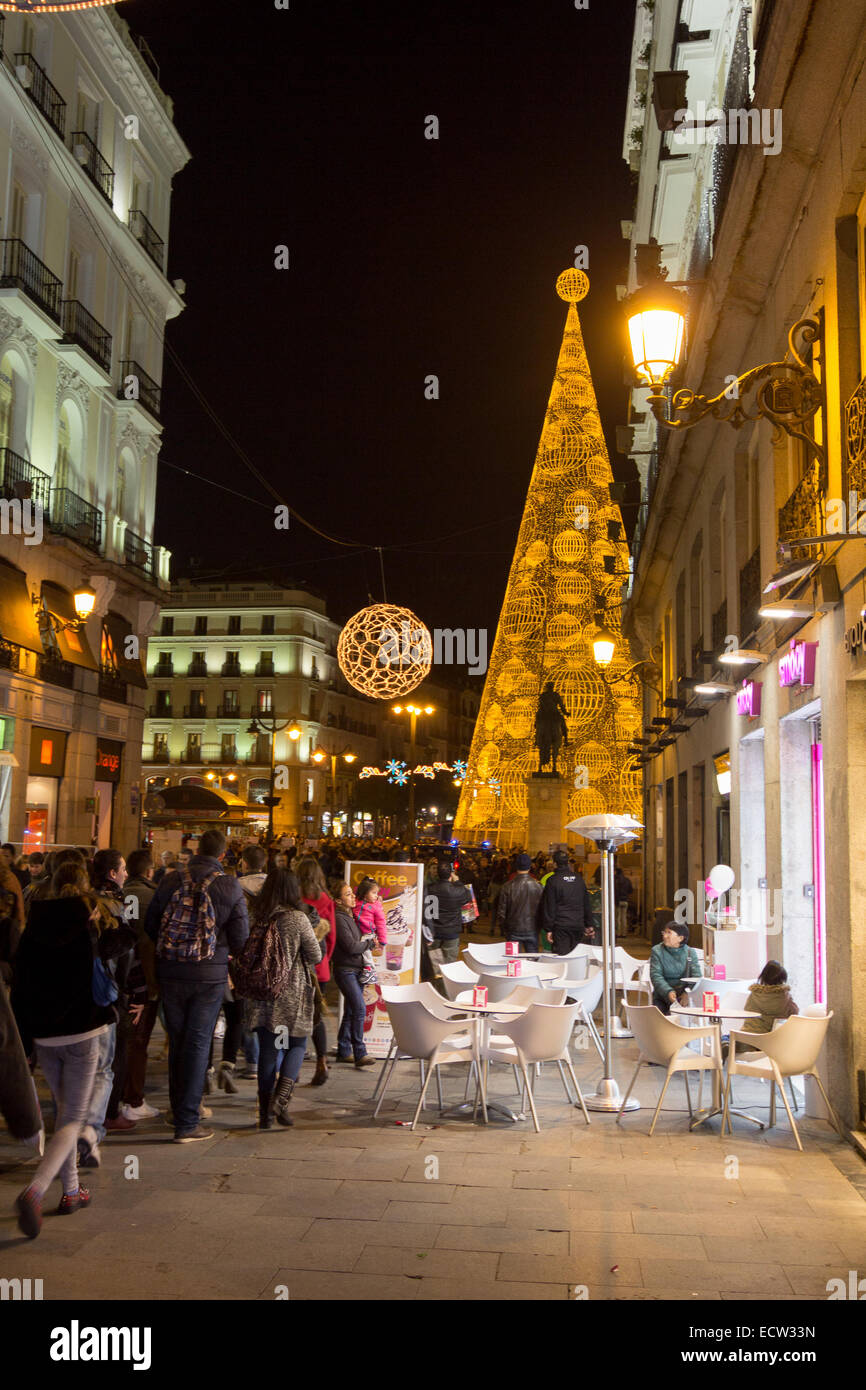 MADRID,SPAIN - DECEMBER 18: The streets of Madrid are filled with ...