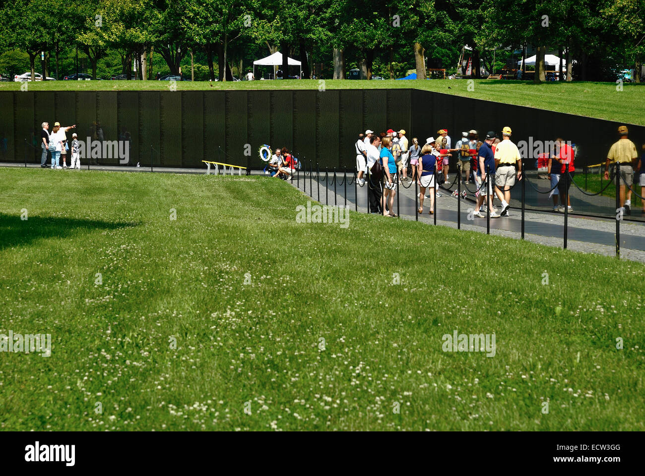 Vietnam wall soldier hi-res stock photography and images - Alamy