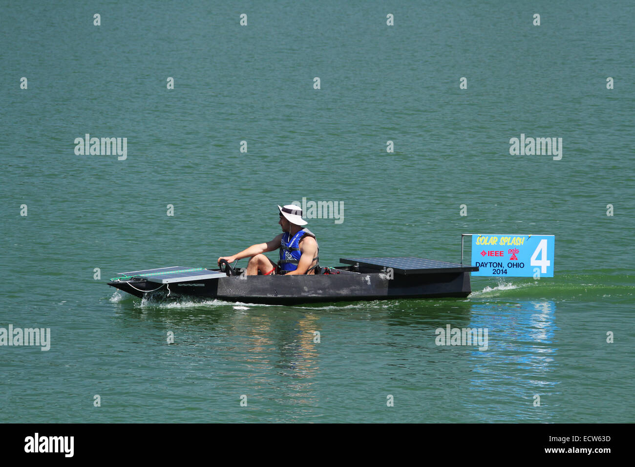 Boat 4 from SUNY - Stony Brook. Solar Cell Powered Boat. At the Solar ...