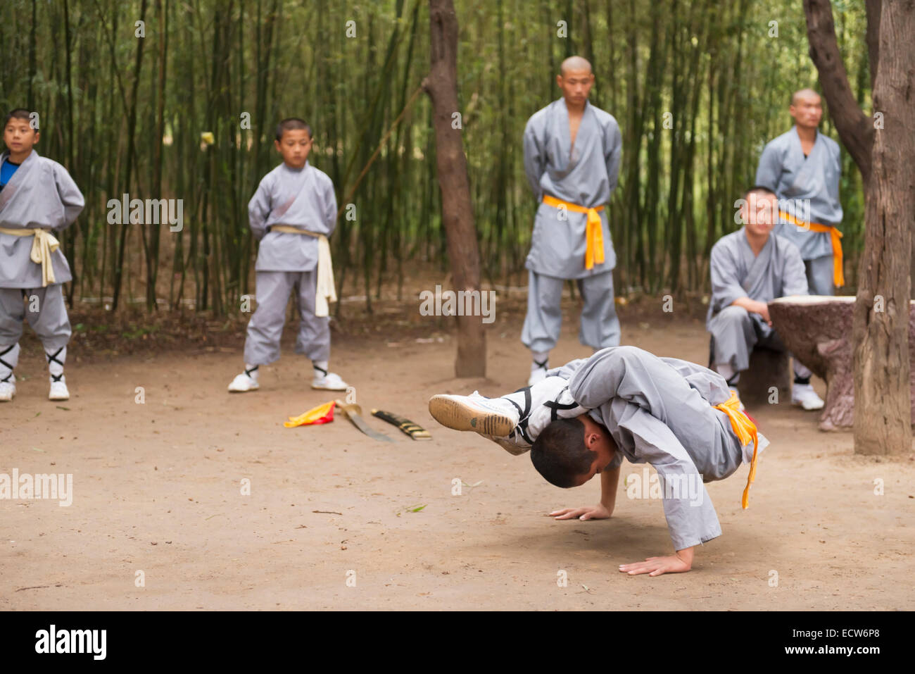 Martial arts child stretch hi-res stock photography and images - Alamy