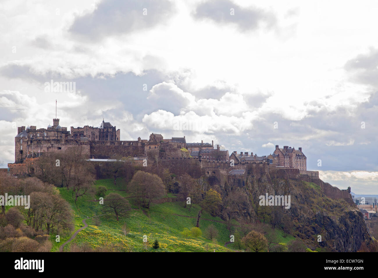 Landscape of Edinburgh Castle with cloudscape Stock Photo - Alamy