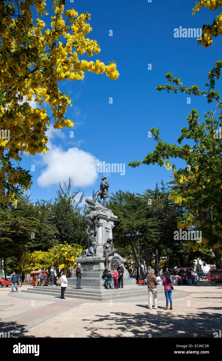 Monument to Magallanes. Plaza de Armas (Plaza Muñoz Gamero). Punta ...
