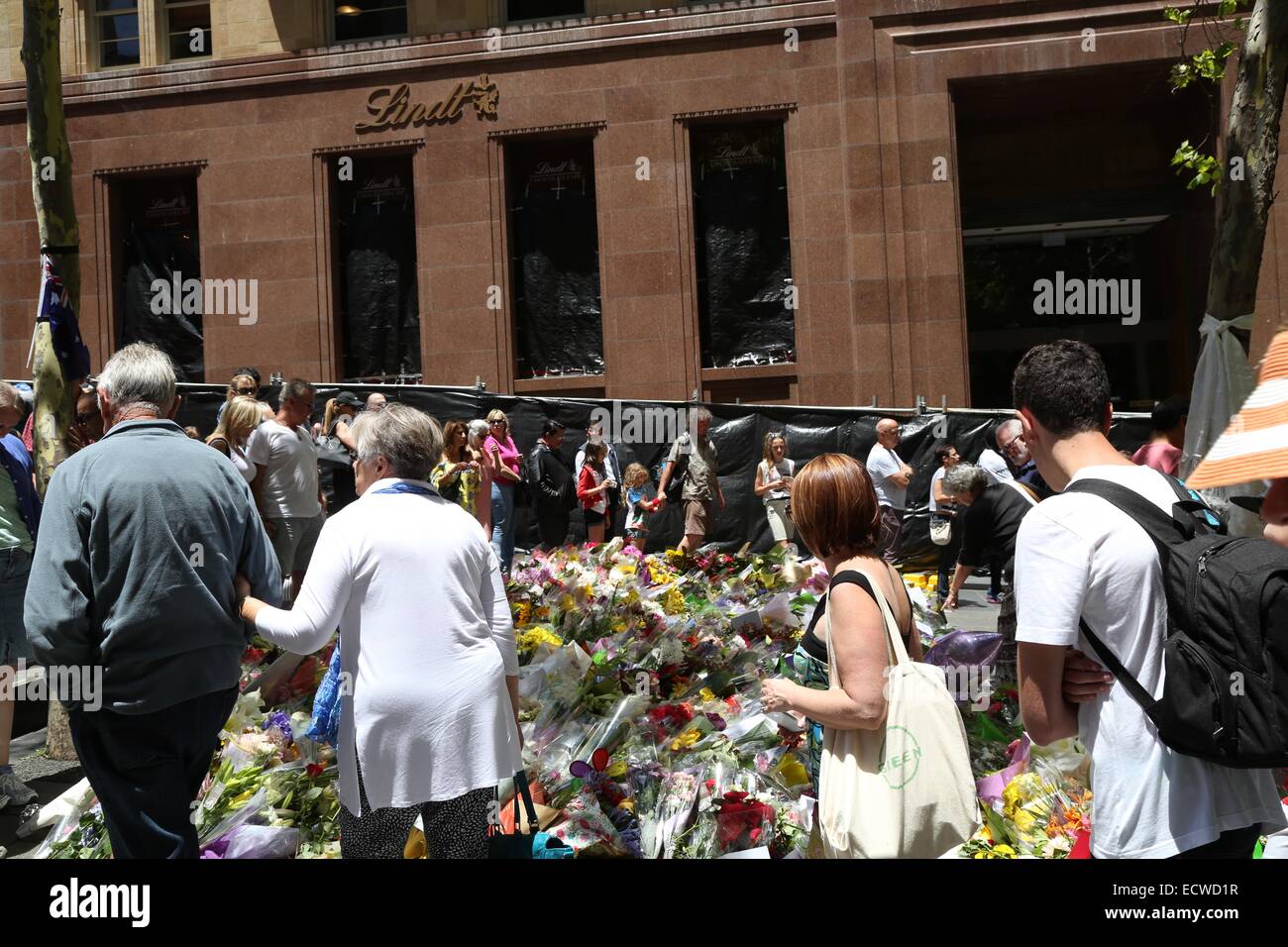 Lindt chocolate cafe martin place hi-res stock photography and images ...