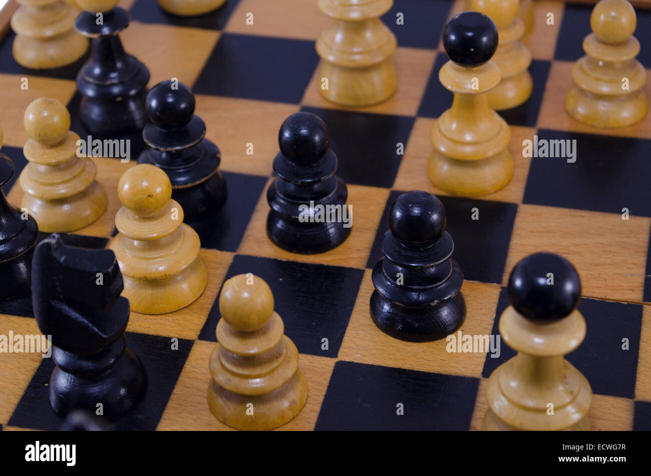 Black white wooden chess pieces hi-res stock photography and images - Alamy