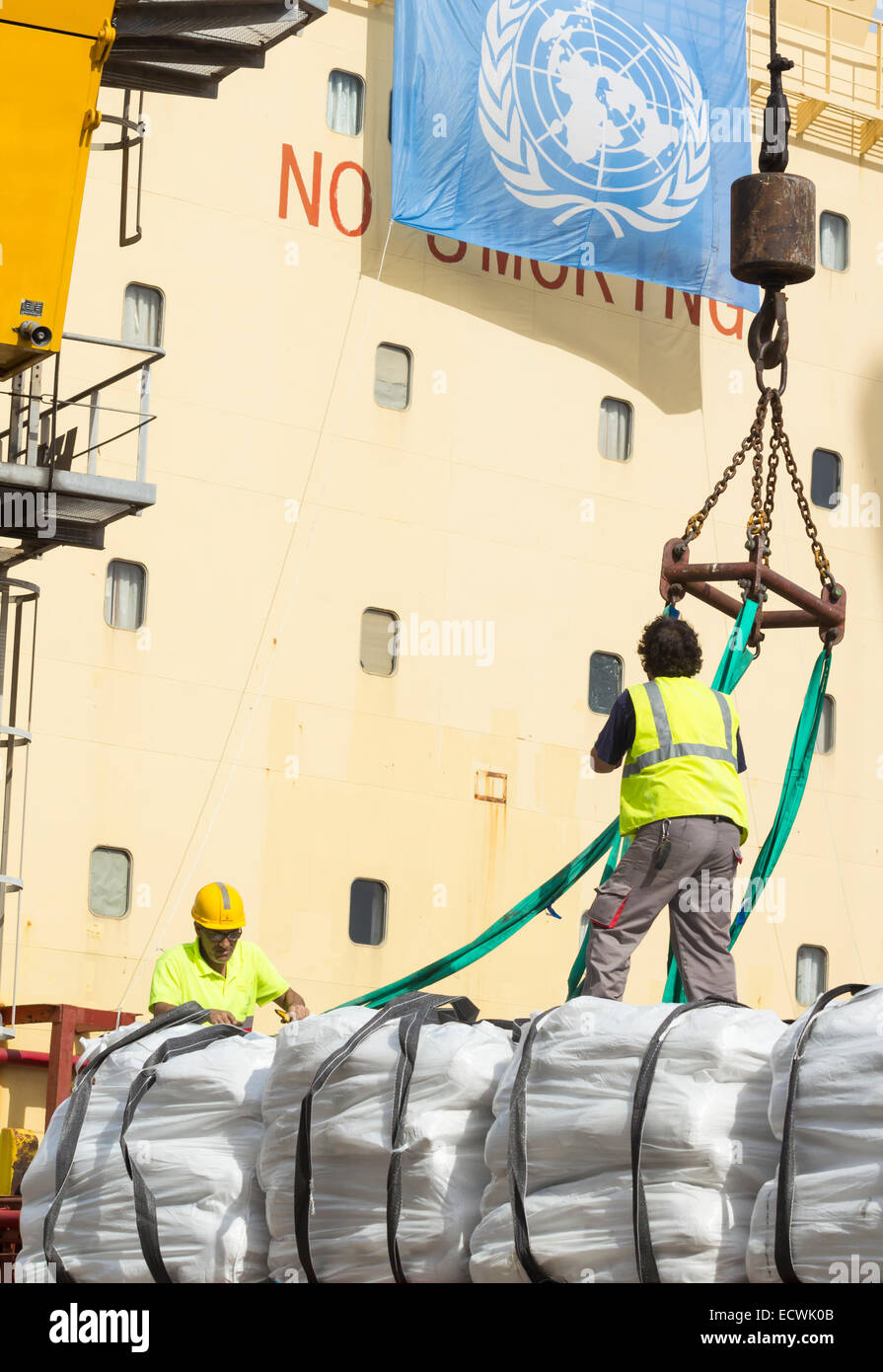 Loading ship with food aid hi-res stock photography and images - Alamy