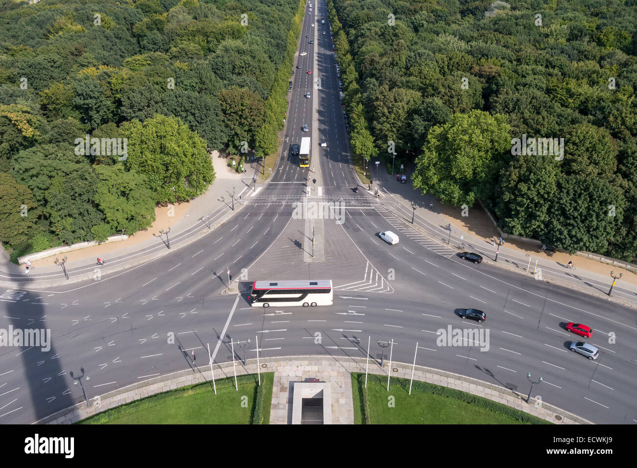 roundabout traffic at the siegessäule in berlin Stock Photo - Alamy