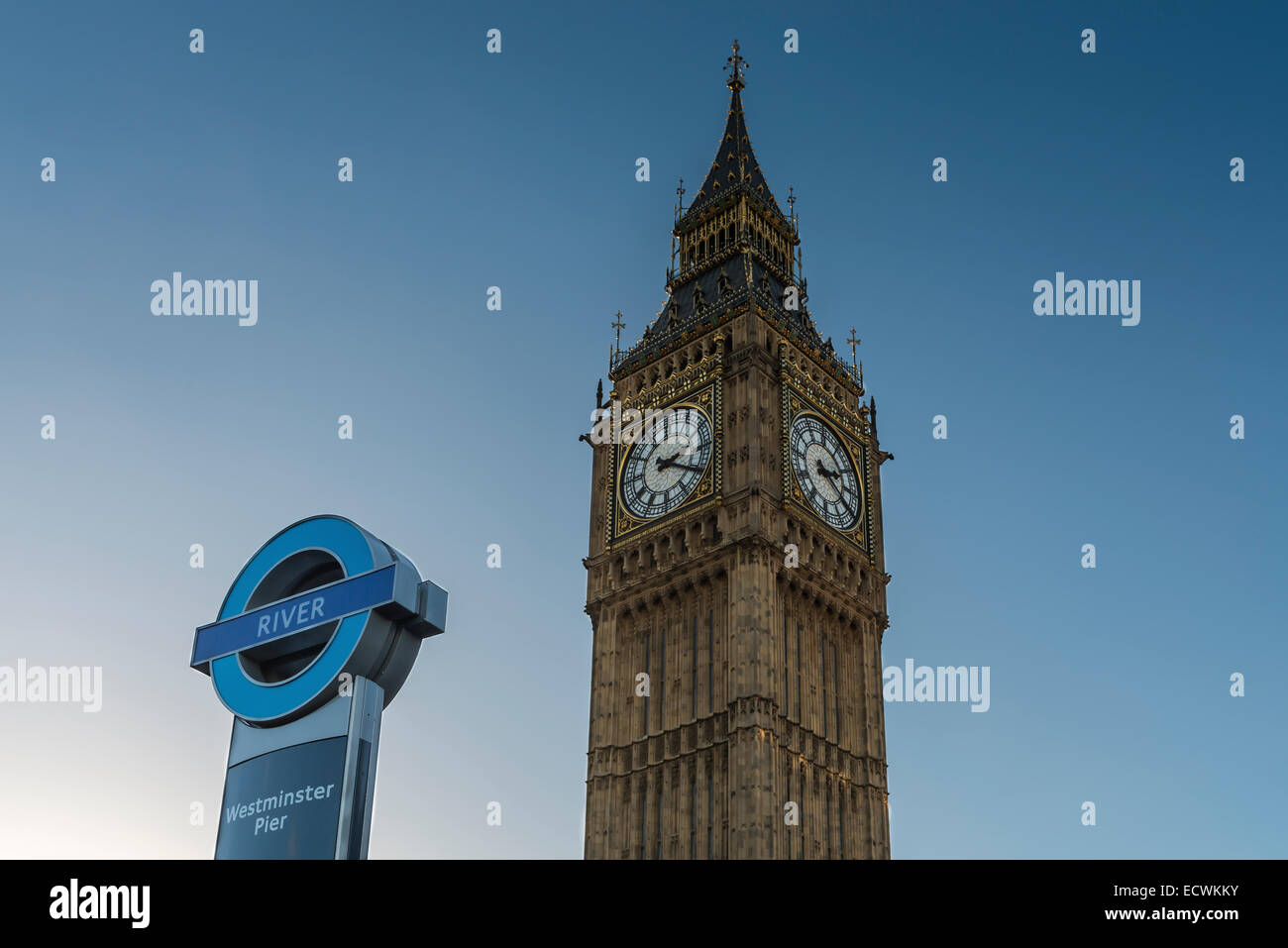 Tower river bus stop hi-res stock photography and images - Alamy