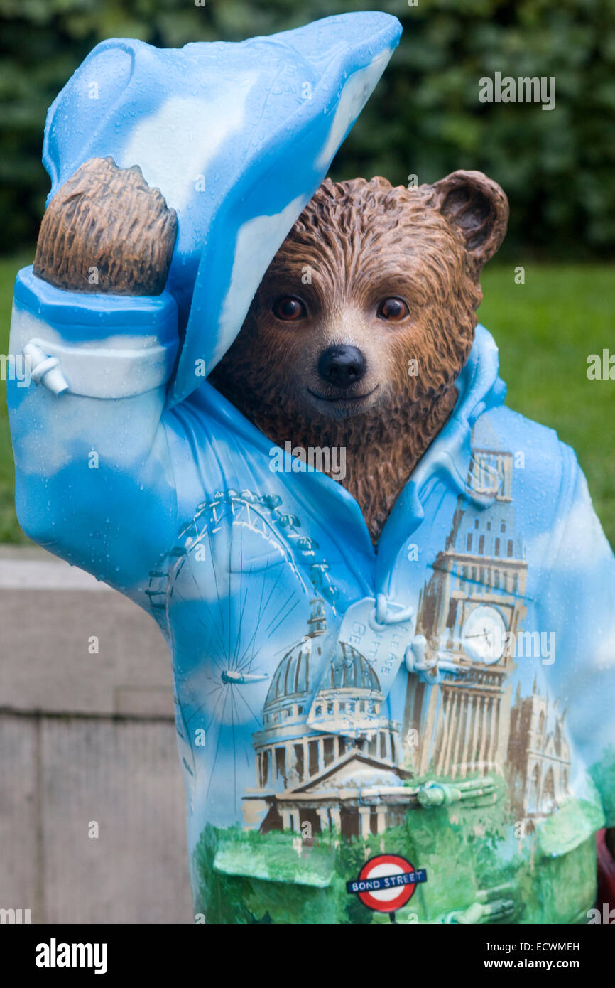 Statue Paddington Bear Paddington Railway High Resolution Stock ...