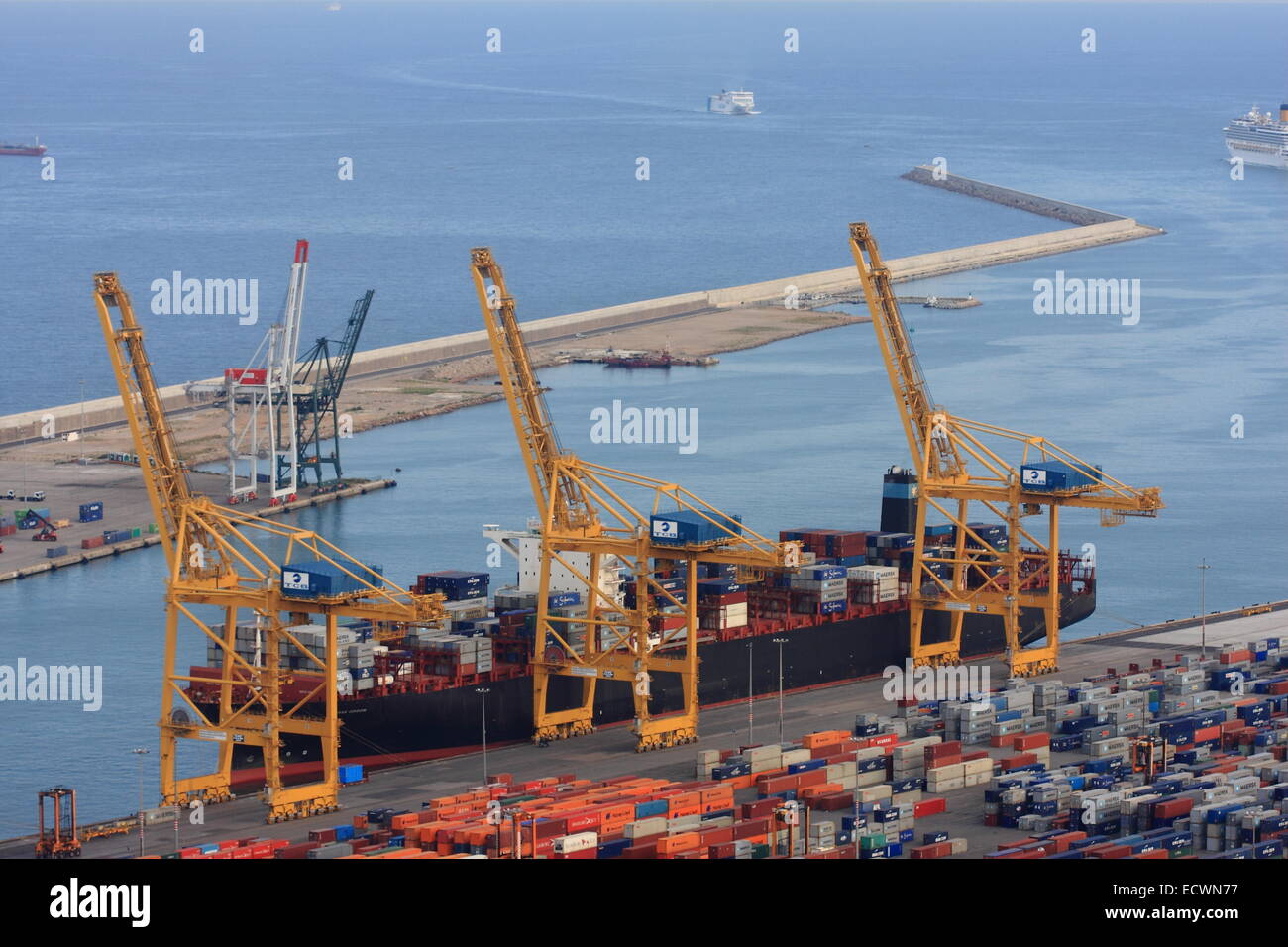Barcelona container terminal hi-res stock photography and images - Alamy
