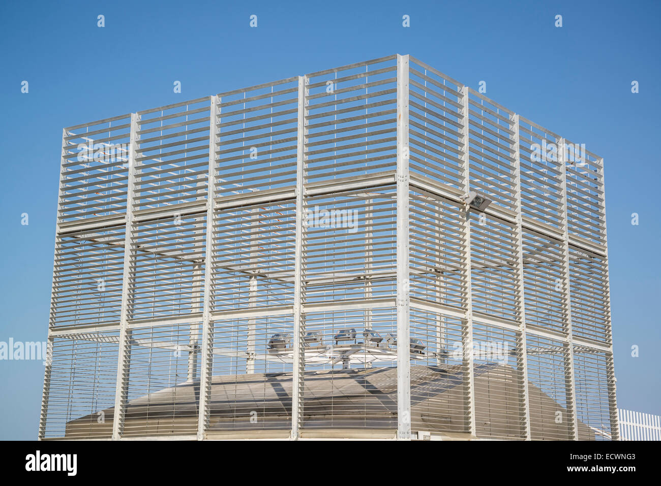 Cube structure hi-res stock photography and images - Alamy