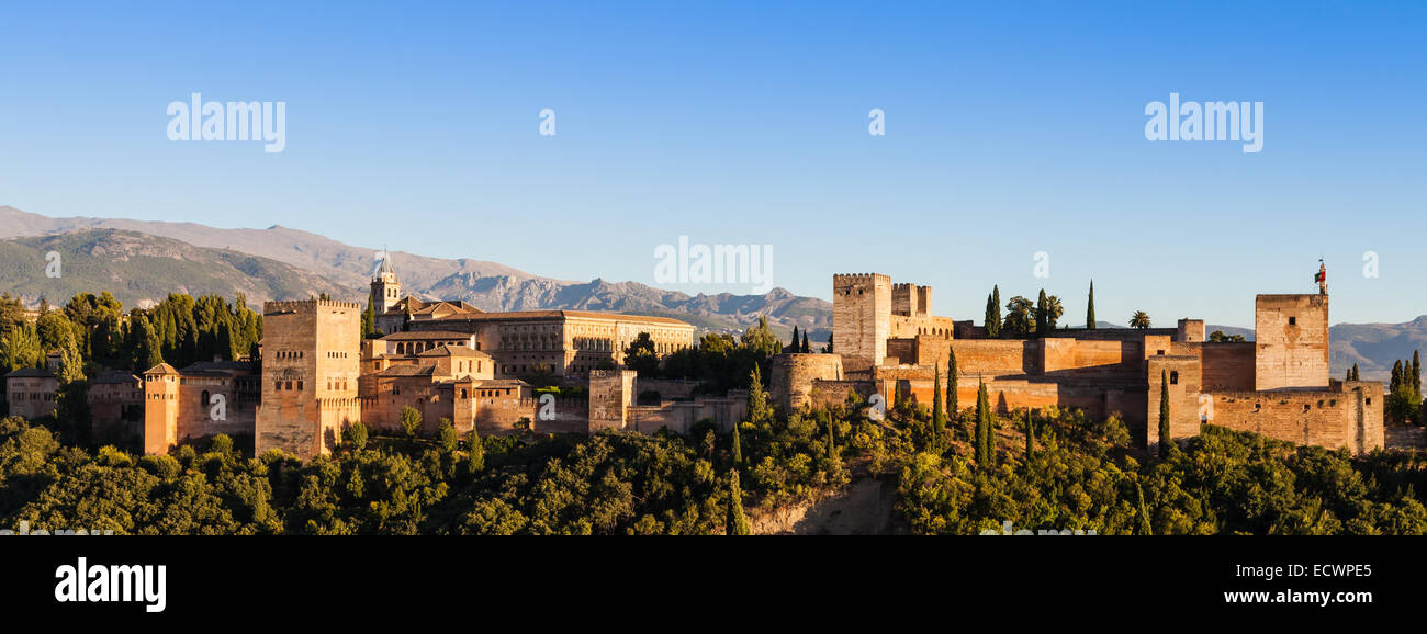 Famous Alhambra Royal Palace (UNESCO heritage) from the view point in ...