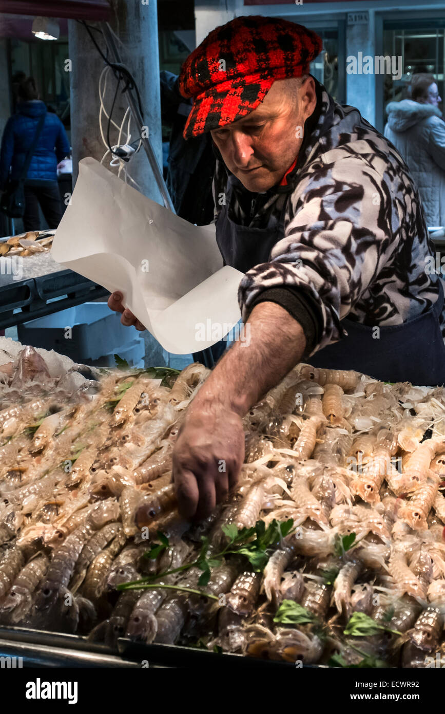 the outdoor fish market in Venice Stock Photo - Alamy