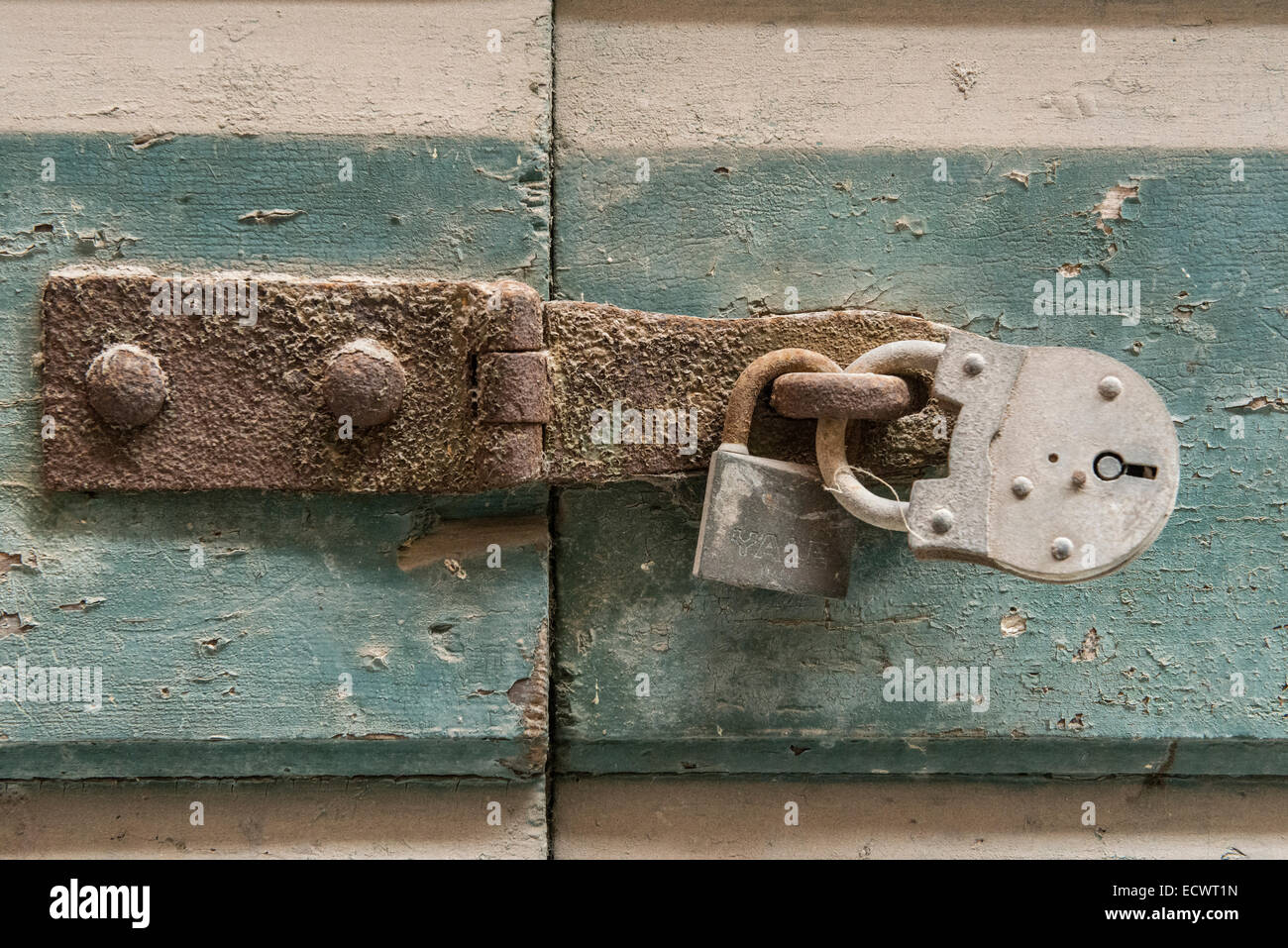 Ancient iron lock latch hi-res stock photography and images - Alamy