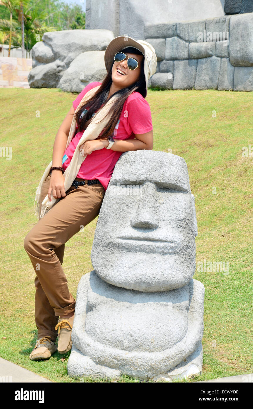 Female moai hi-res stock photography and images - Alamy
