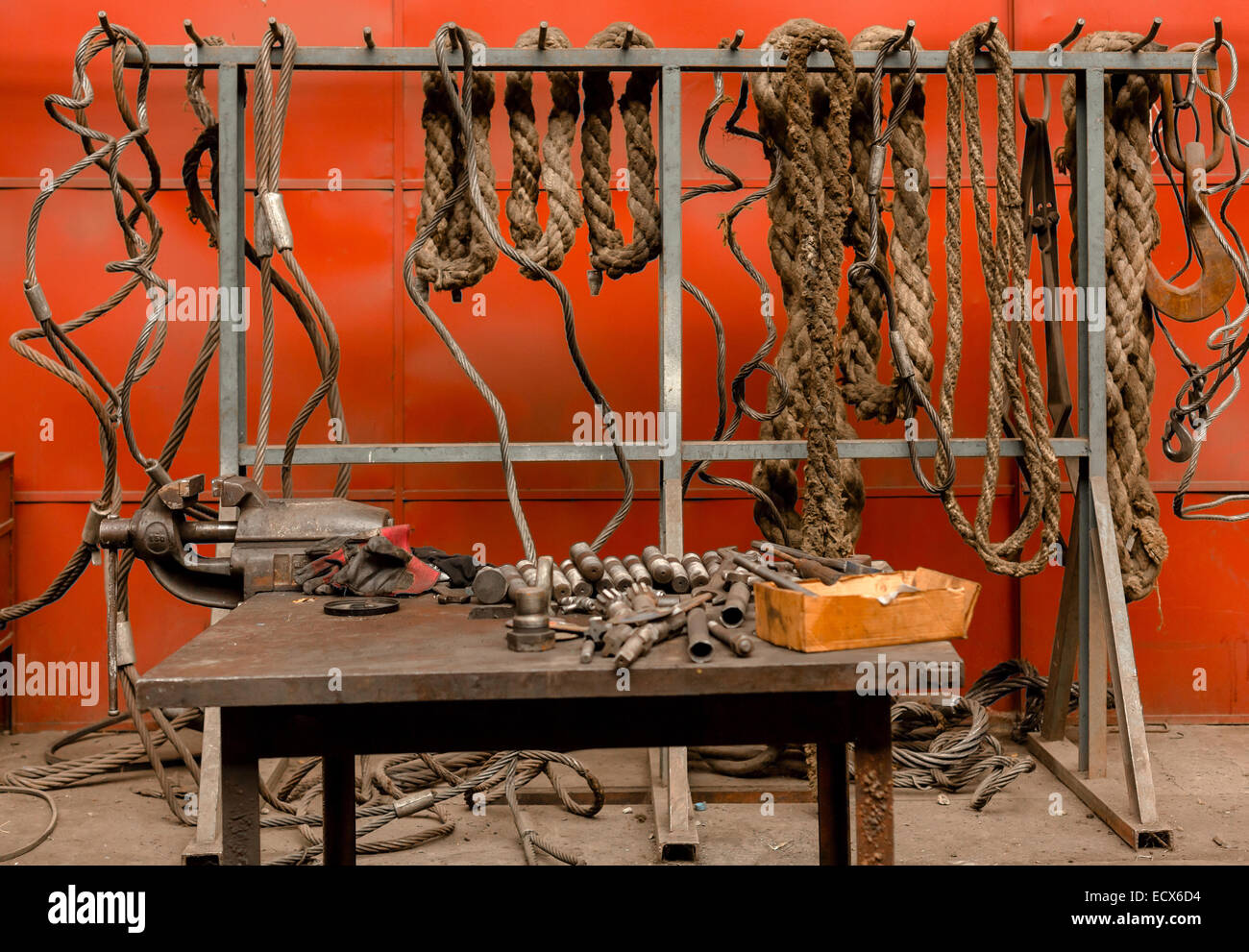 Dirty set mechanic tools hi-res stock photography and images - Alamy