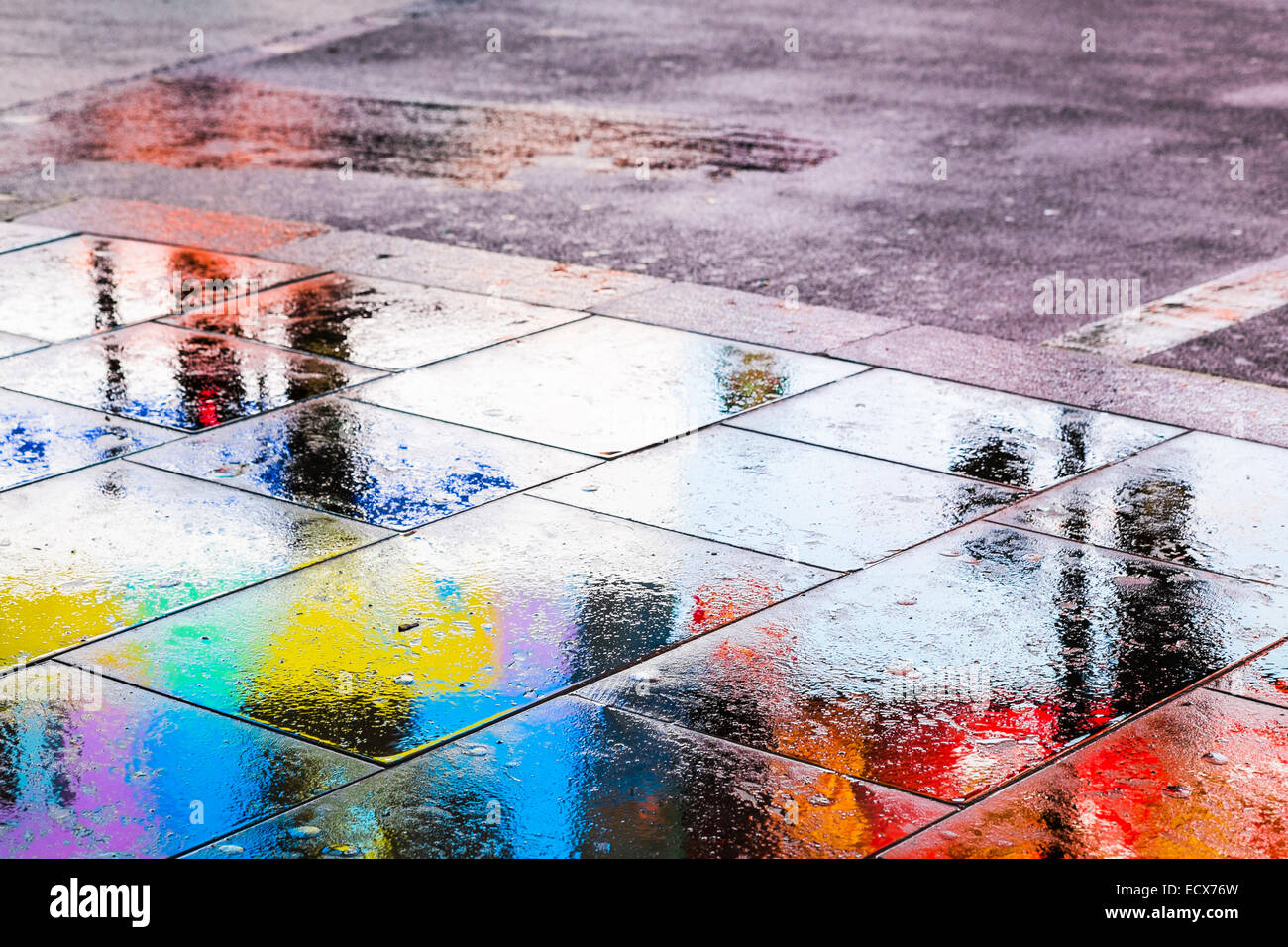 Wet Street Reflections High Resolution Stock Photography and Images - Alamy