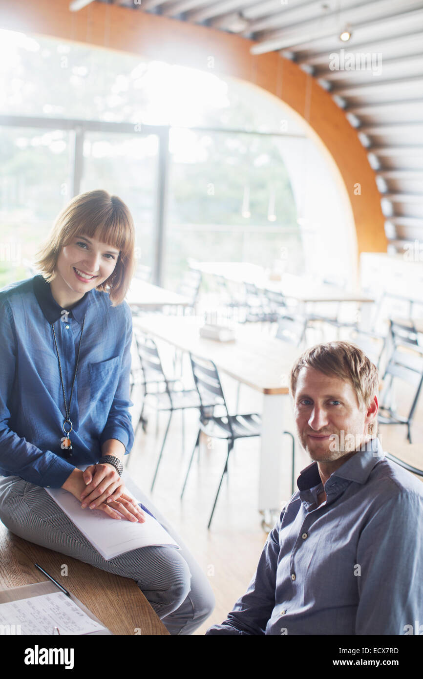 Business people smiling hi-res stock photography and images - Alamy