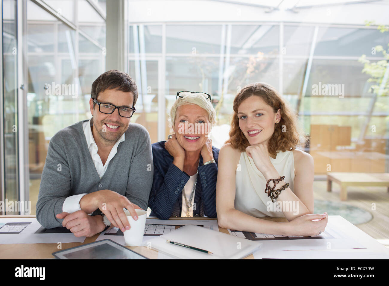 Office meeting hi-res stock photography and images - Alamy