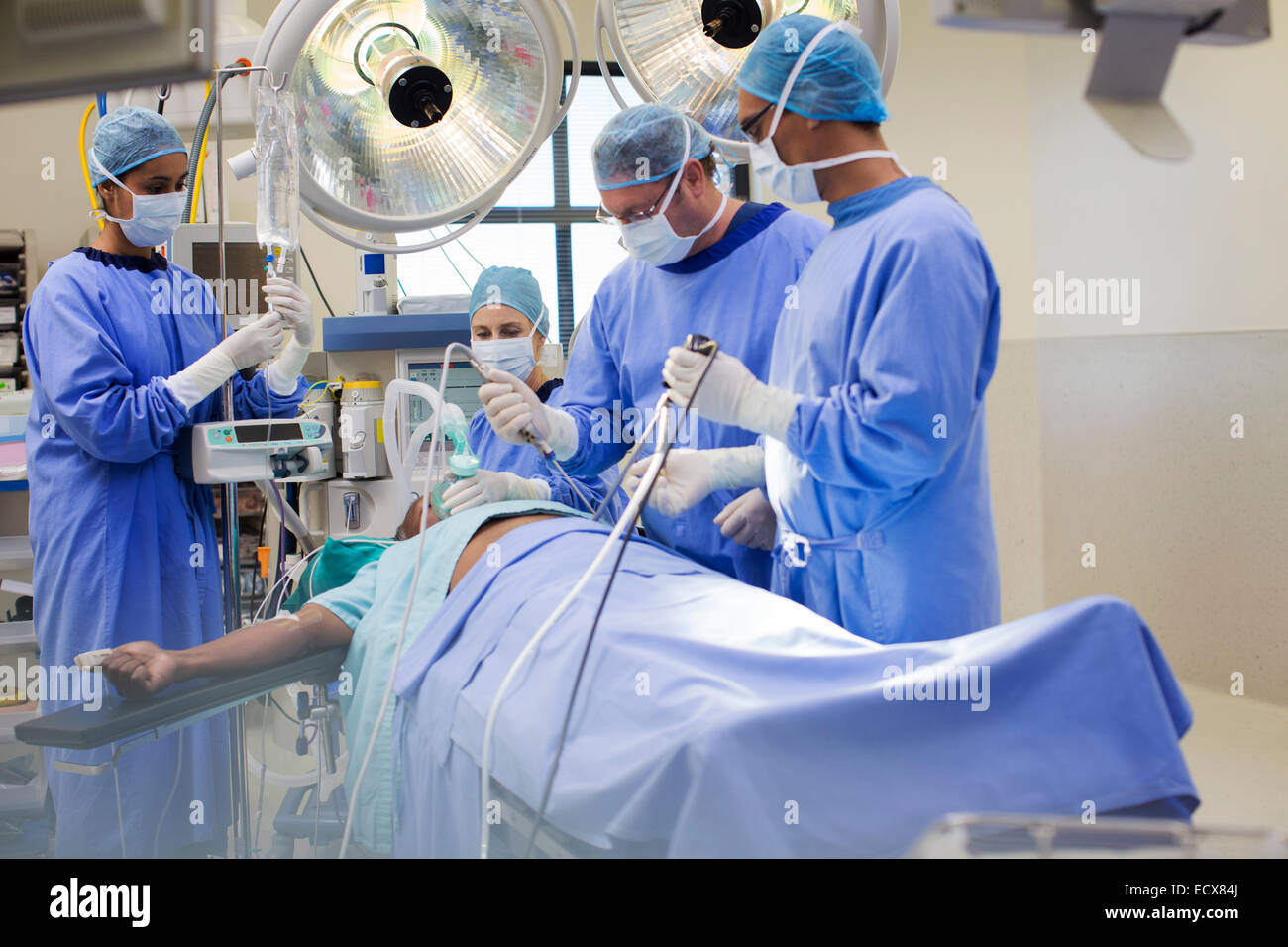 Laparoscopic surgery hi-res stock photography and images - Alamy