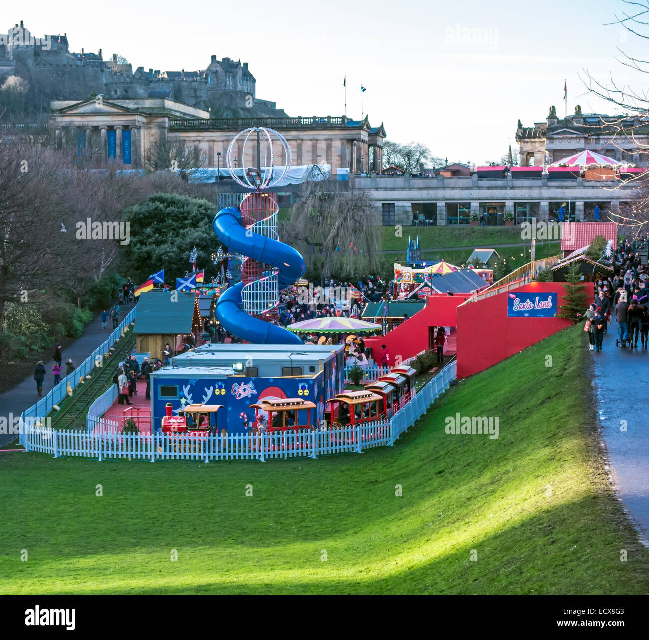 Scottish santa claus hi-res stock photography and images - Alamy