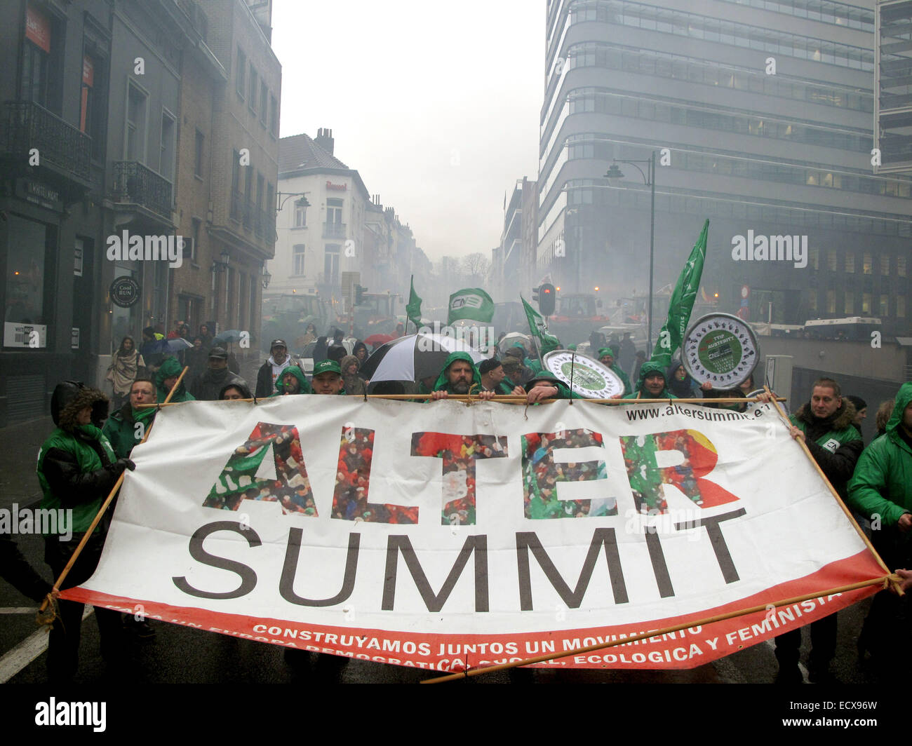 Brussels, Belgium. 19th Dec, 2014. Belgian farmers protest against ...