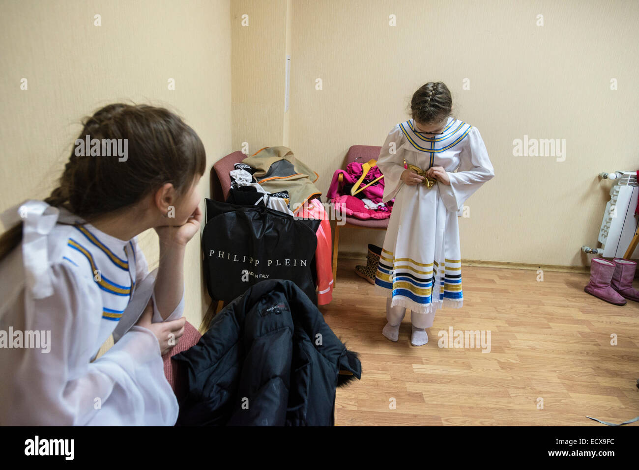 Kiev, Ukraine. 20th Dec, 2014. Jewish girls changing before festive ...