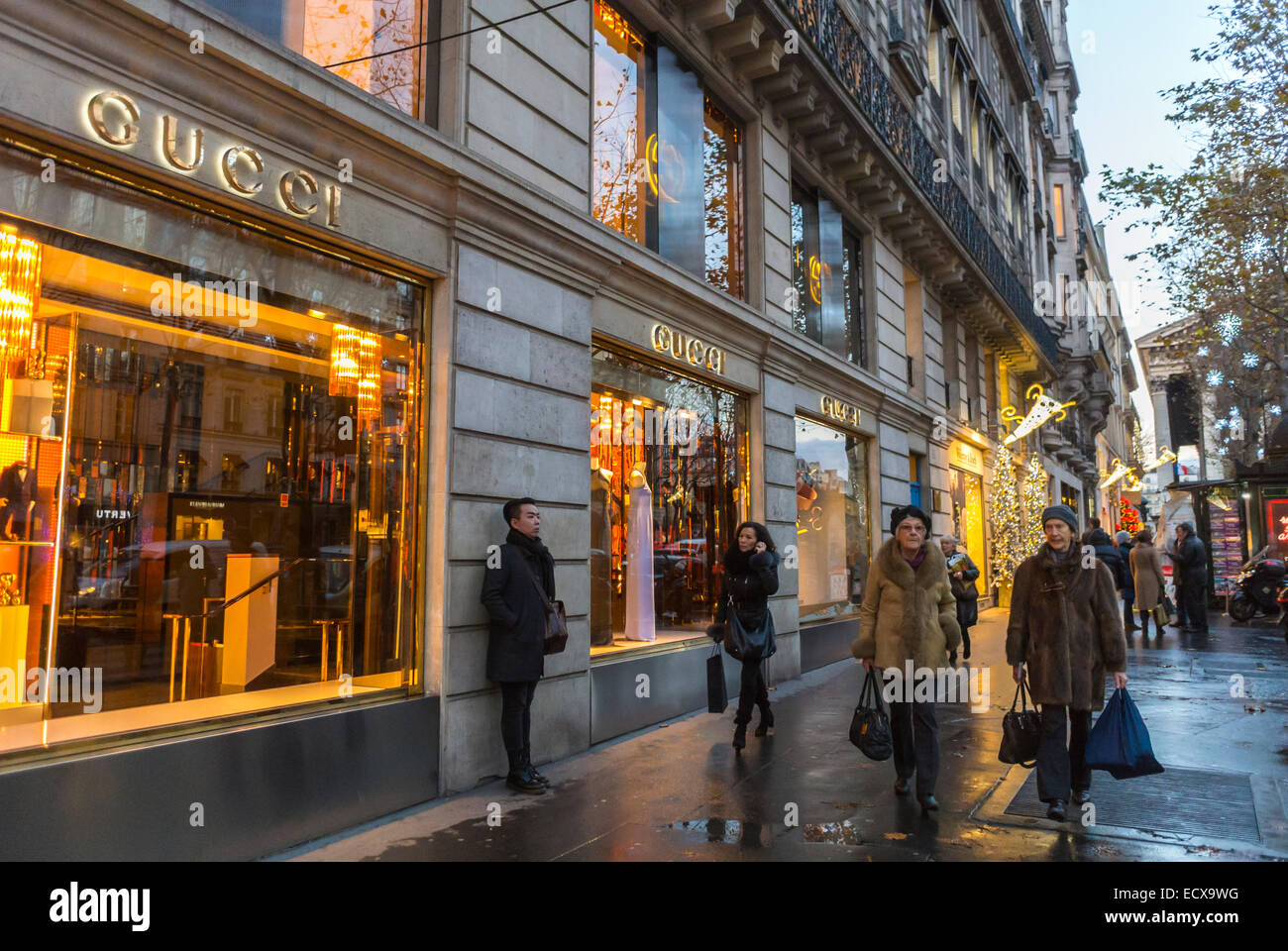 Paris, France, People Christmas Shopping, Outside Street Scenes ...