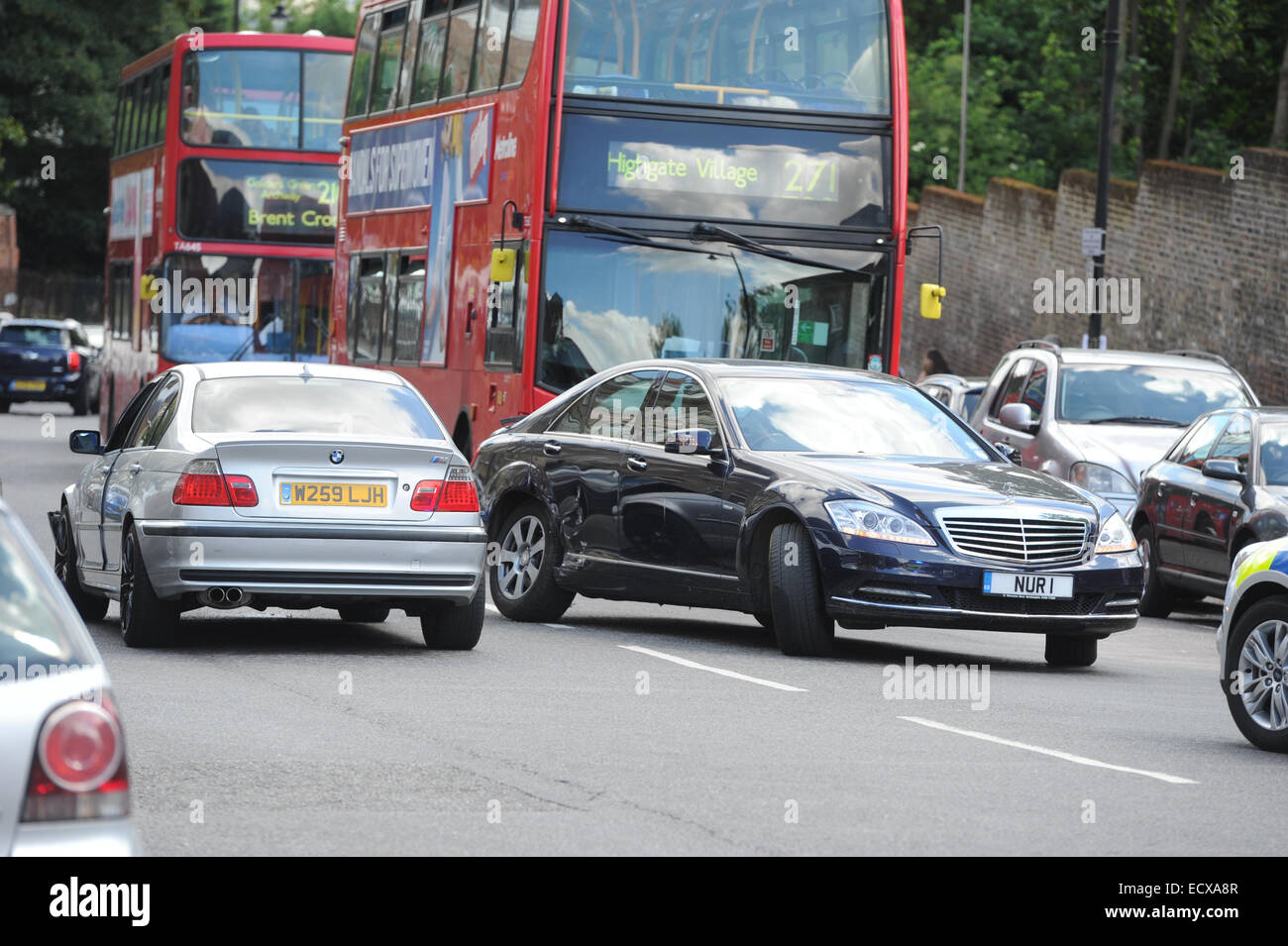 Two cars collide hi-res stock photography and images - Alamy
