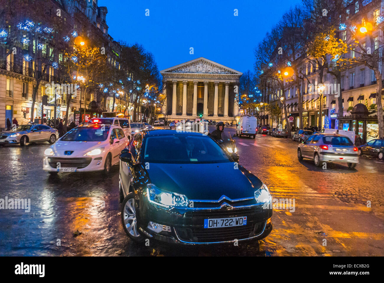Paris, France, Traffic Driving, Outside Street Scenes, Rainy Night ...