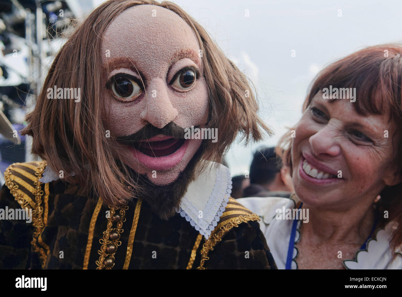 American Puppet Performer at the World Puppet Festival in Bangkok ...