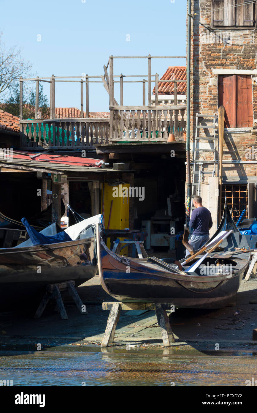 Squero di San Trovaso: The gondola boatyard in Venice Stock Photo - Alamy