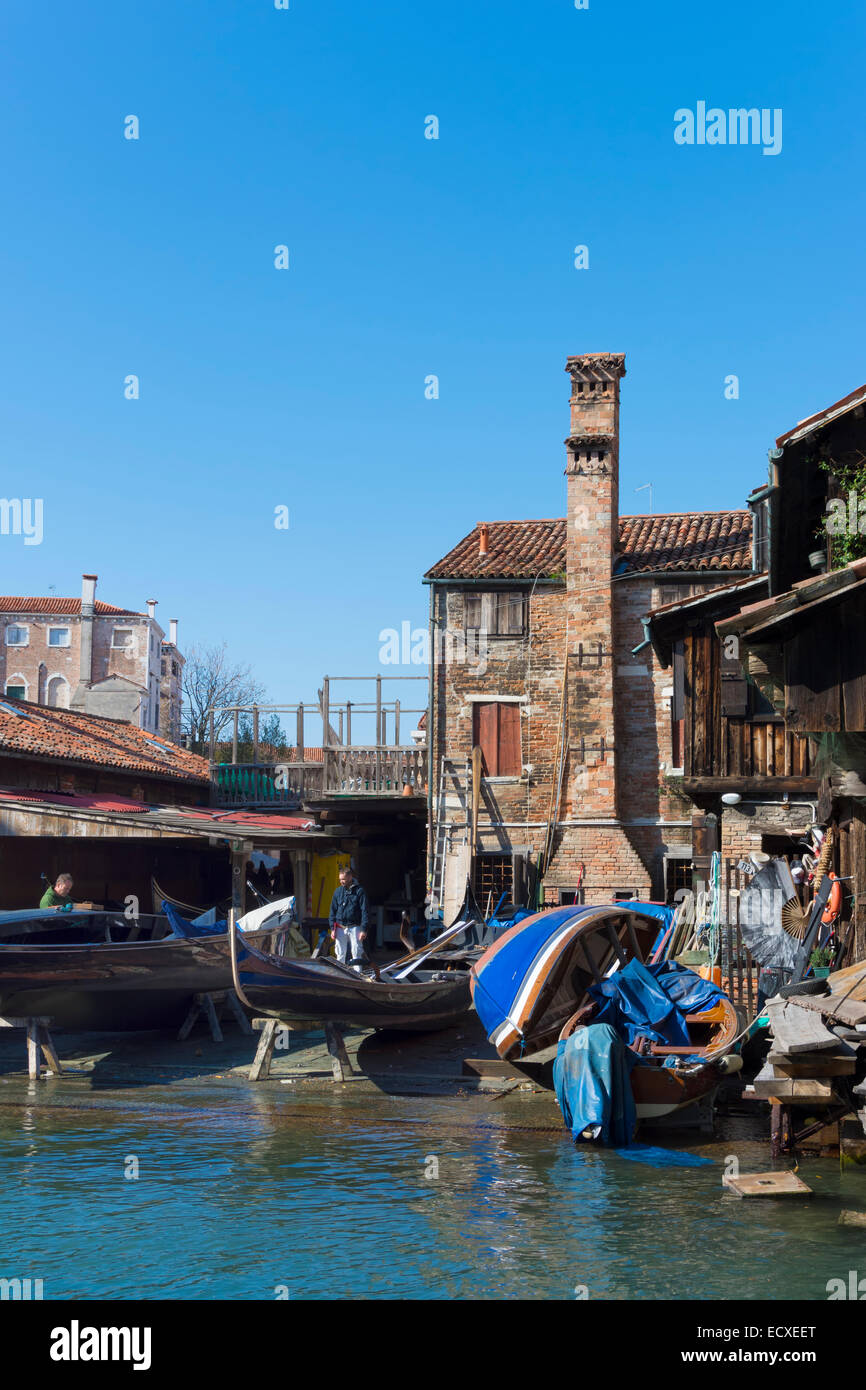 Squero di San Trovaso: The gondola boatyard in Venice Stock Photo - Alamy