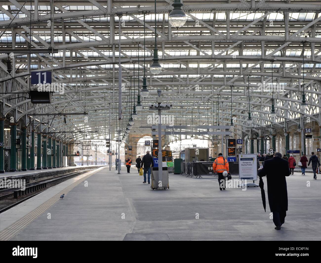 Glasgow central rail station hi-res stock photography and images - Alamy