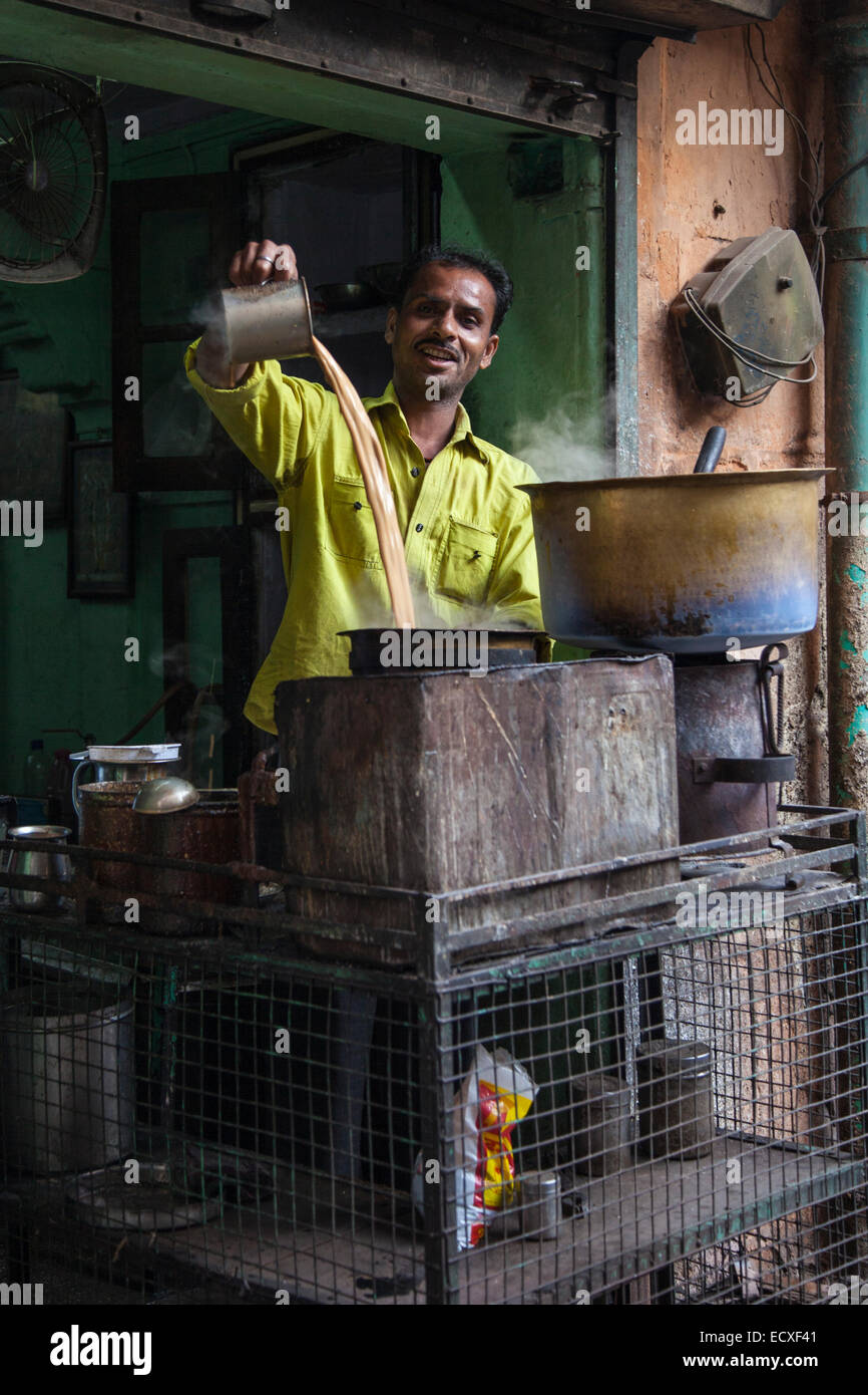 Indian tea vendor hi-res stock photography and images - Alamy
