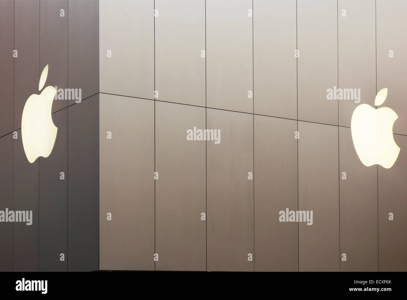 Apple stores logo hi-res stock photography and images - Alamy
