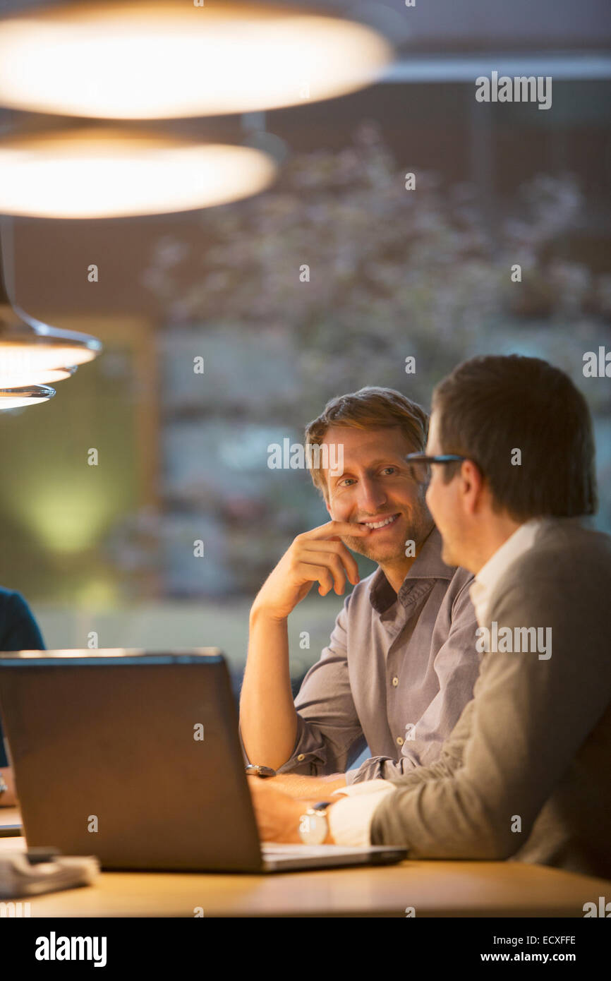 Office meeting hi-res stock photography and images - Alamy