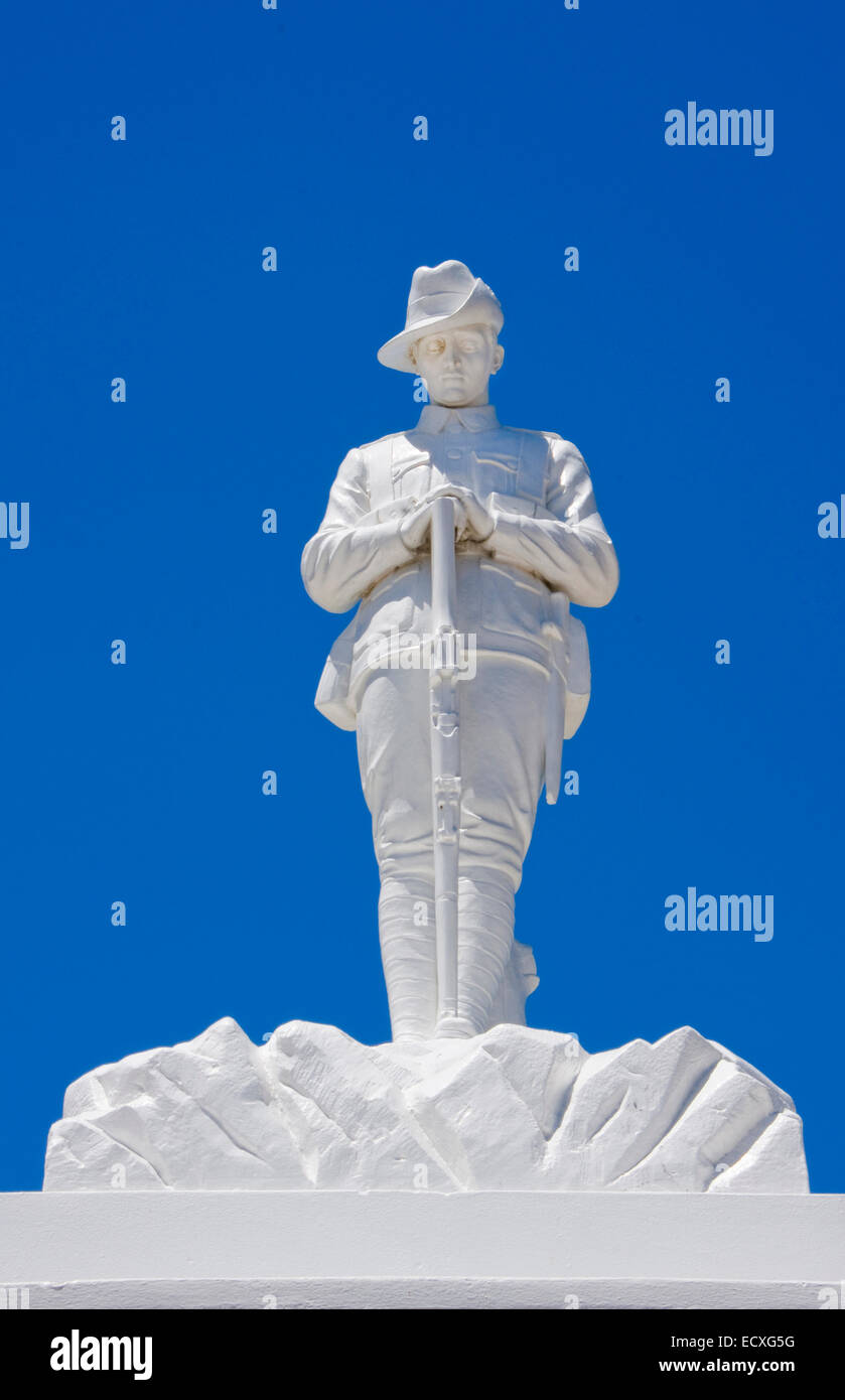 Australian soldier sculpture statue hi-res stock photography and images ...