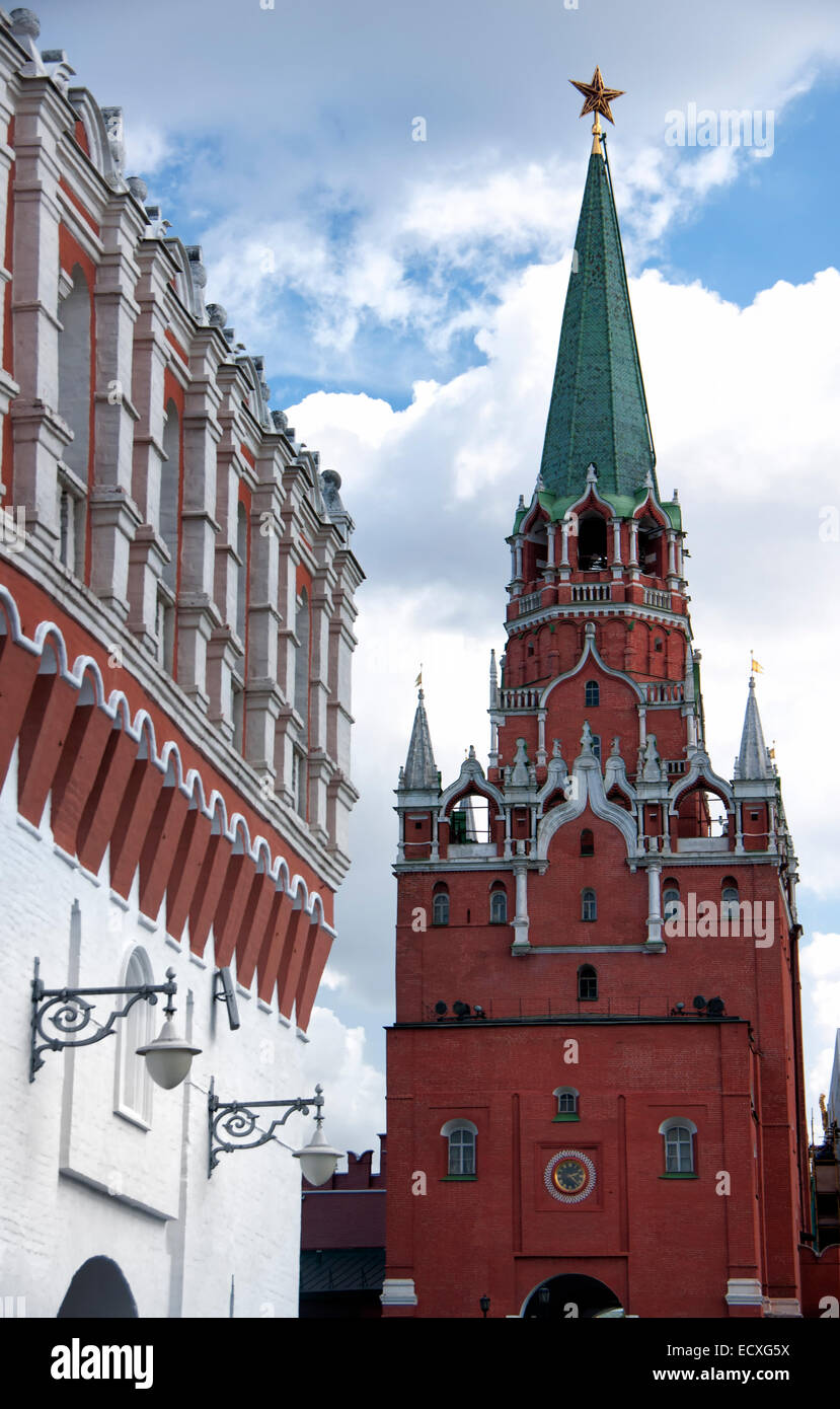 Kremlin entrance gate hi-res stock photography and images - Alamy