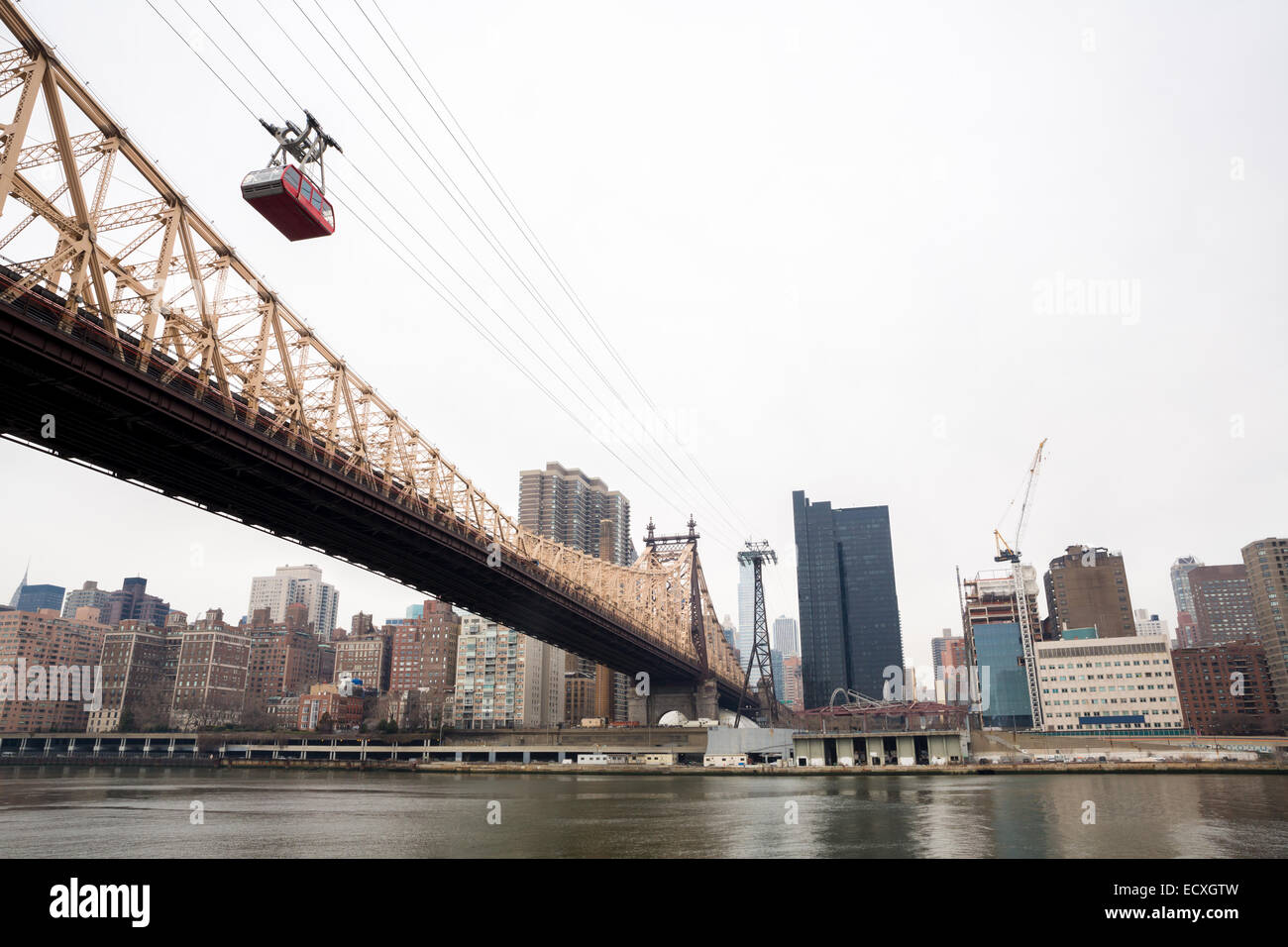 New York Midtown from Roosevelt island with cable car Stock Photo - Alamy
