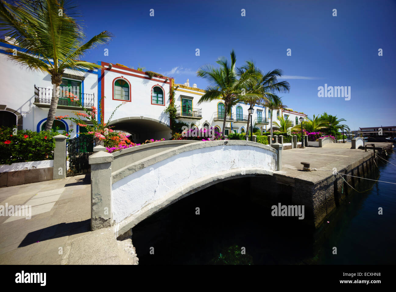 Gran Canaria - the 'little Venice' village of Puerto Mogan. Harbourside ...