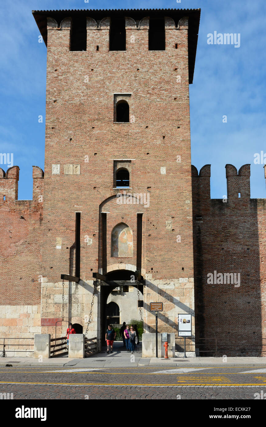 Castelvecchio, or Old Castle in Verona, Northern Italy Stock Photo - Alamy