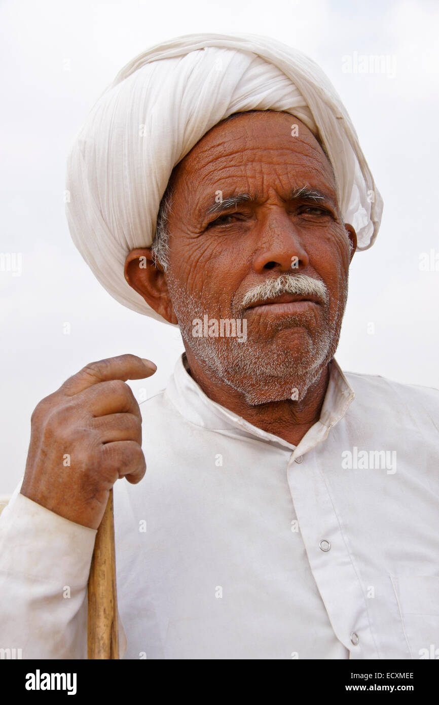 Rajasthani old man hi-res stock photography and images - Alamy