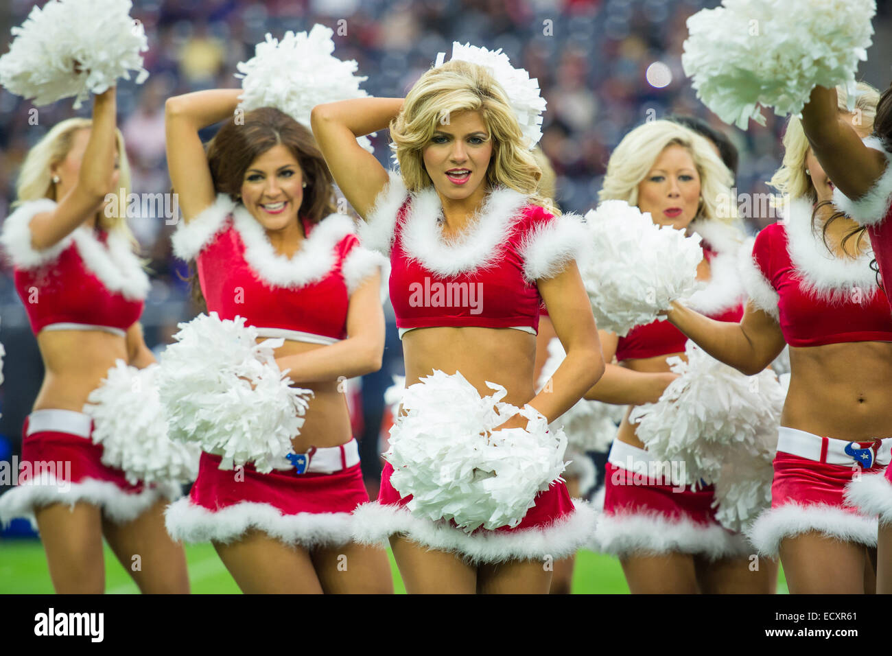 Nfl cheerleaders outfits hi-res stock photography and images - Alamy