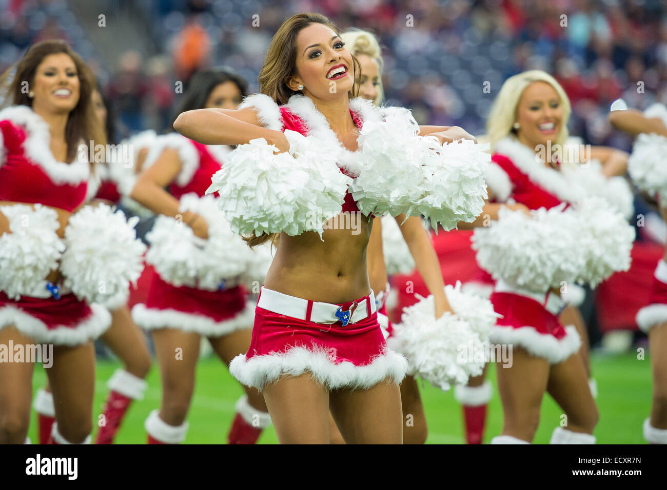 Nfl cheerleaders outfits hi-res stock photography and images - Alamy