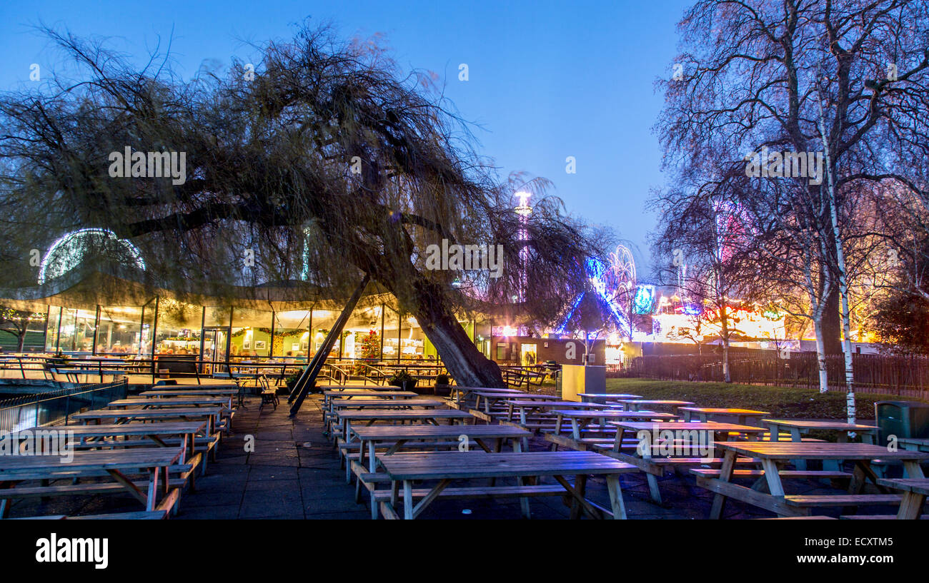 Hyde park winter wonderland night hi-res stock photography and images ...