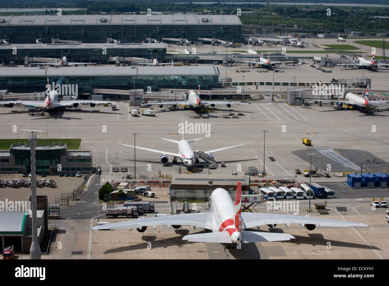 Heathrow terminal 5 aerial hi-res stock photography and images - Alamy